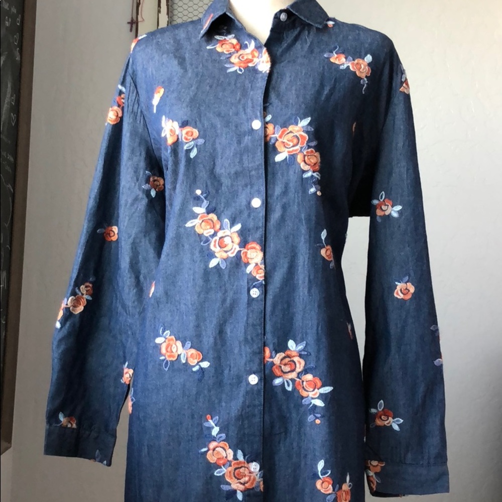 Blue Denim Dress W/Rose Embroidery. Fantastic! - Gem